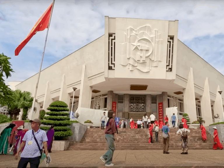 Visiting the Historic Ho Chi Minh Mausoleum: Explore the Final Resting ...